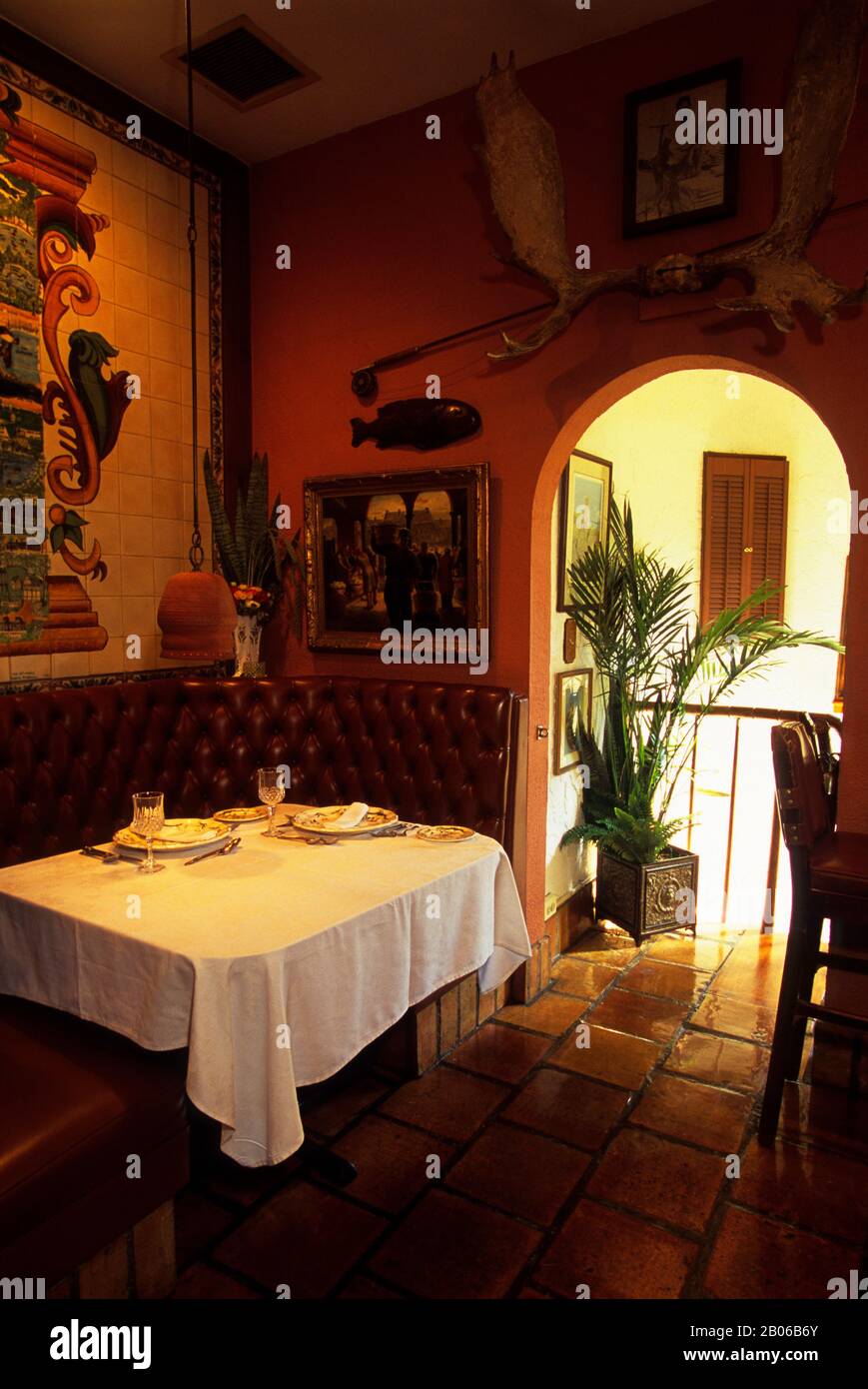 Lark restaurant hi-res stock photography and images - Alamy