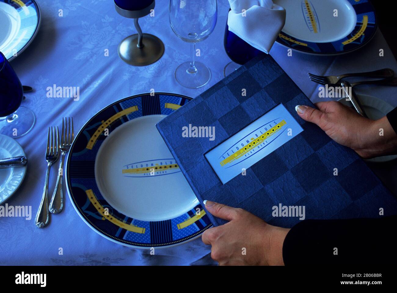 USA, MICHIGAN, DETROIT, RENAISSANCE CENTER, SELDOM BLUES, TABLE SETTING ...