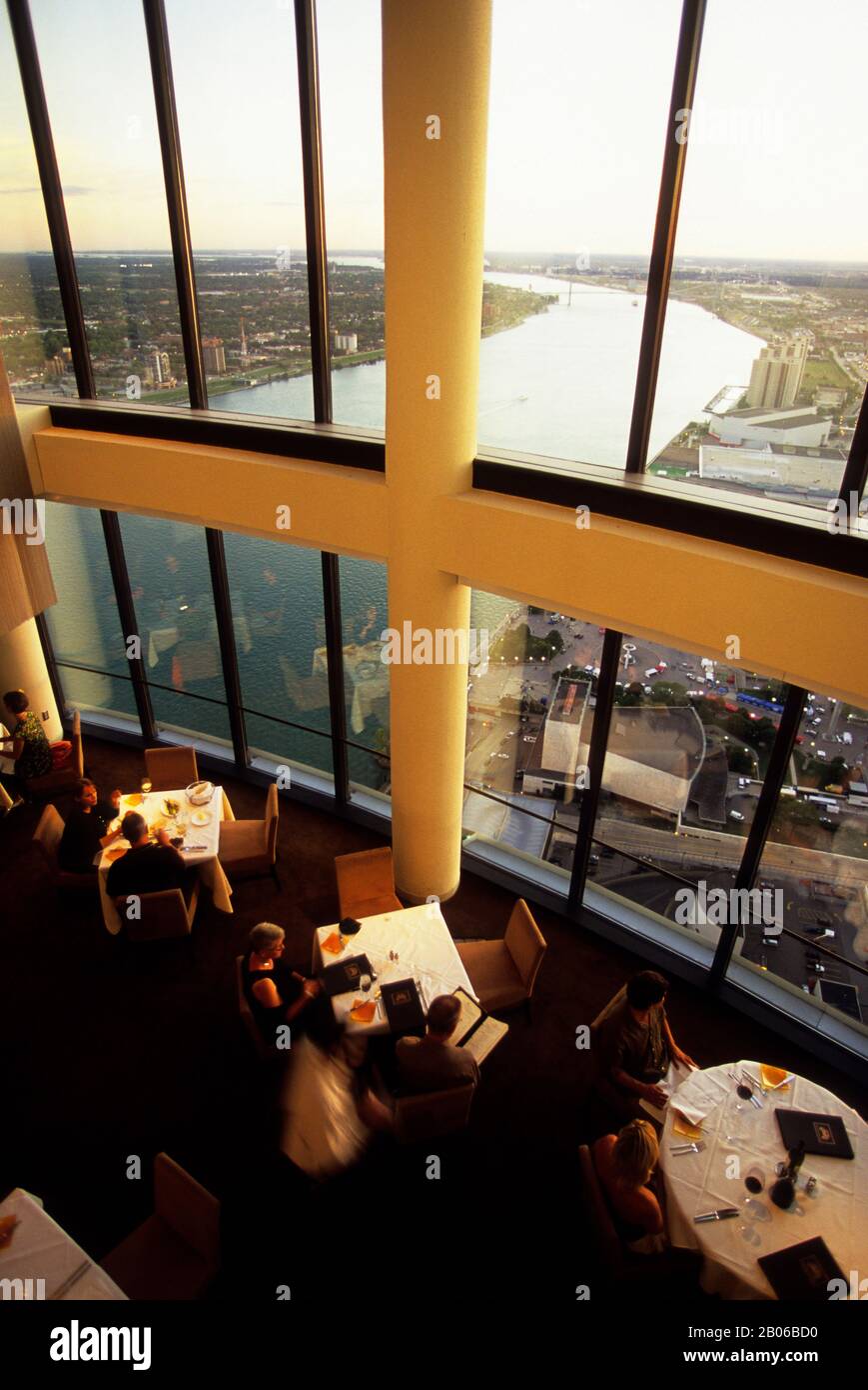 Coach insignia restaurant hi-res stock photography and images - Alamy