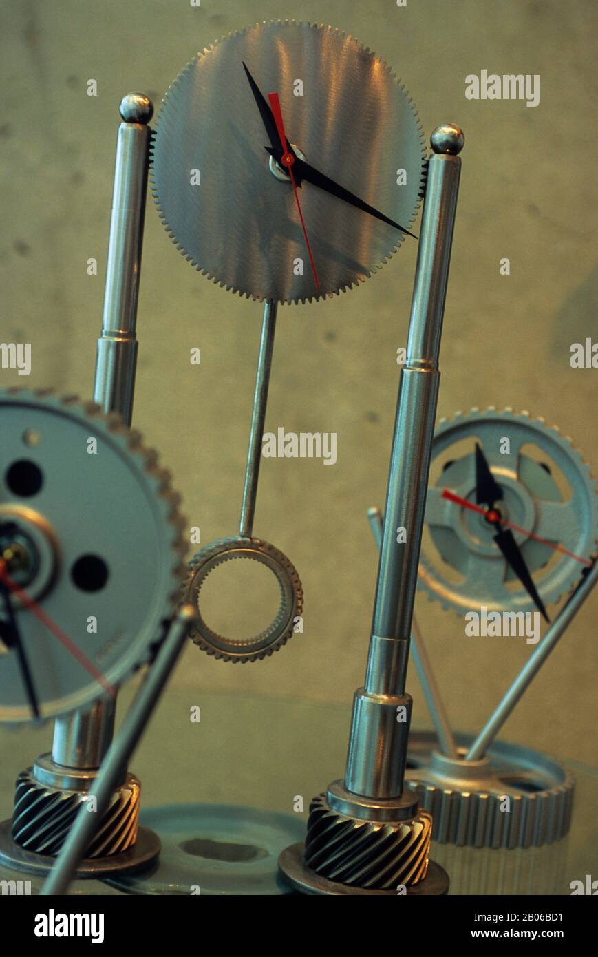 USA, MICHIGAN, DETROIT, RENAISSANCE CENTER, PURE DETROIT, CLOCKS Stock ...