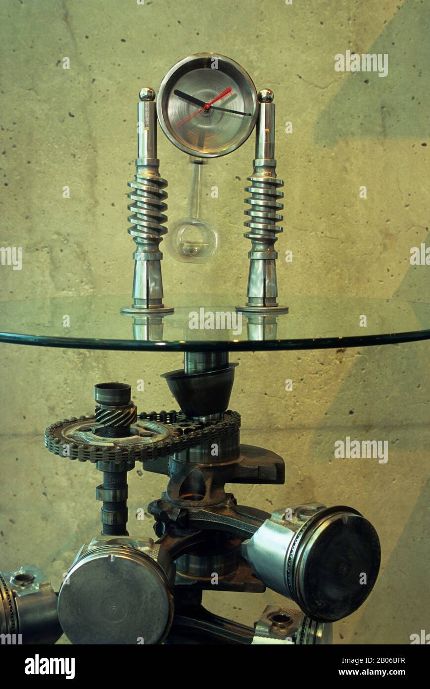 USA, MICHIGAN, DETROIT, RENAISSANCE CENTER, PURE DETROIT, CLOCKS Stock ...