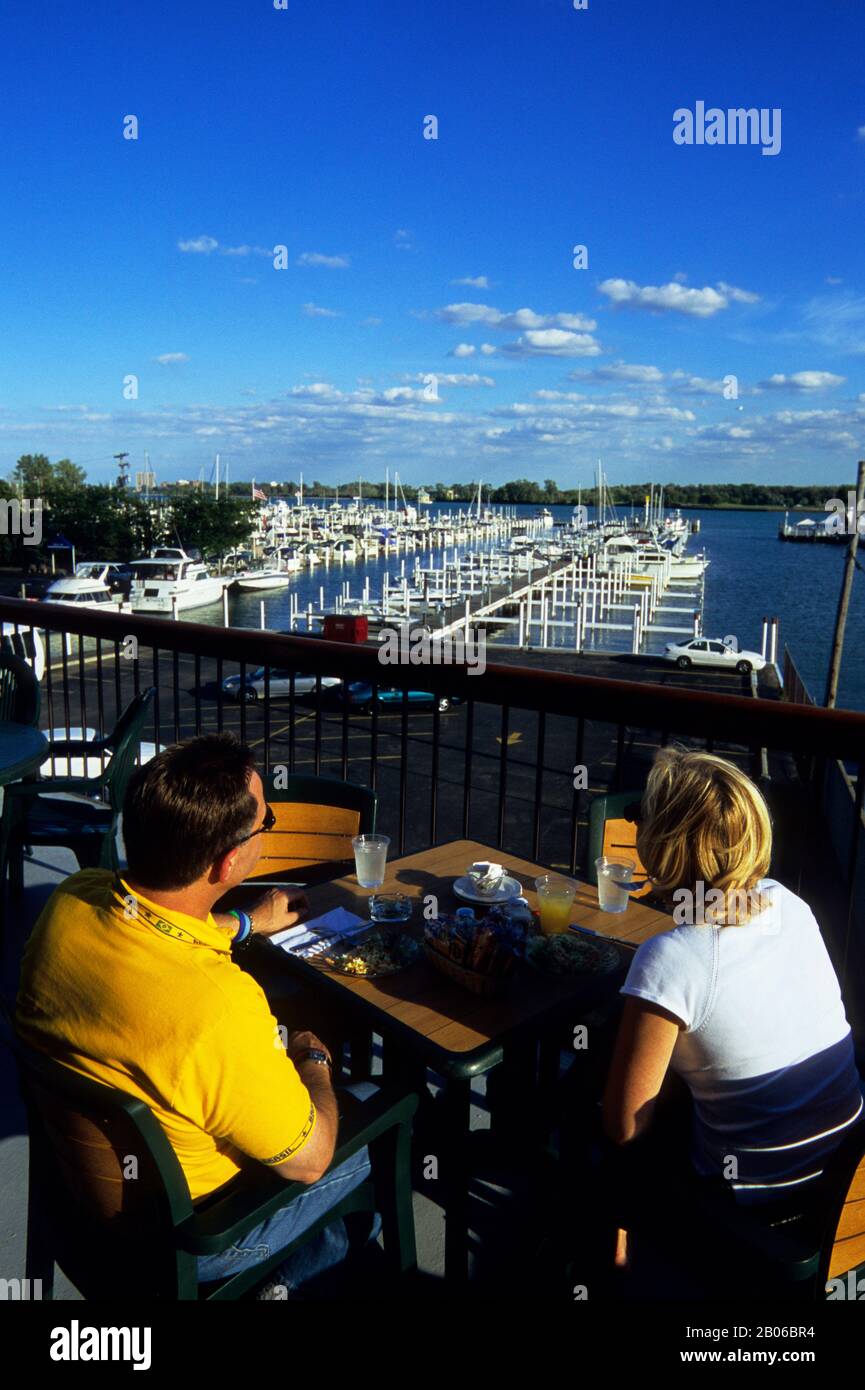 USA, MICHIGAN, DETROIT RIVER, SINBAD'S RESTAURANT, DECK Stock Photo - Alamy