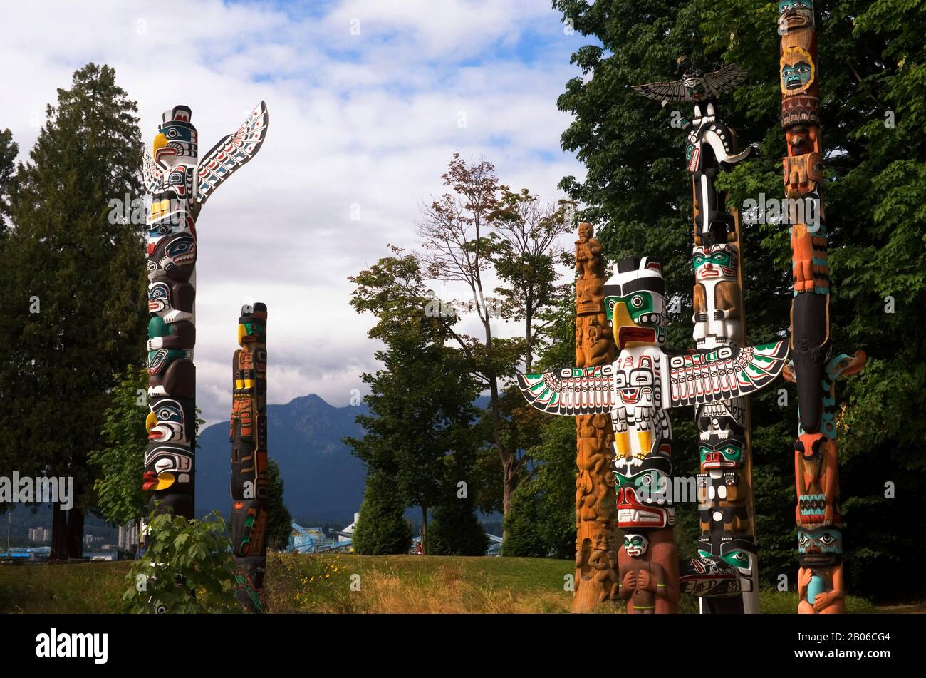CANADA, BRITISH COLUMBIA, VANCOUVER, STANLEY PARK, TOTEM POLES Stock ...