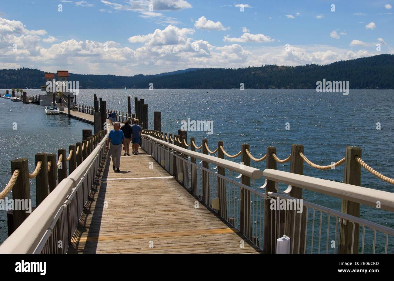 USA, IDAHO, COEUR D'ALENE, COEUR D'ALENE RESORT, MARINA, BOARDWALK ...