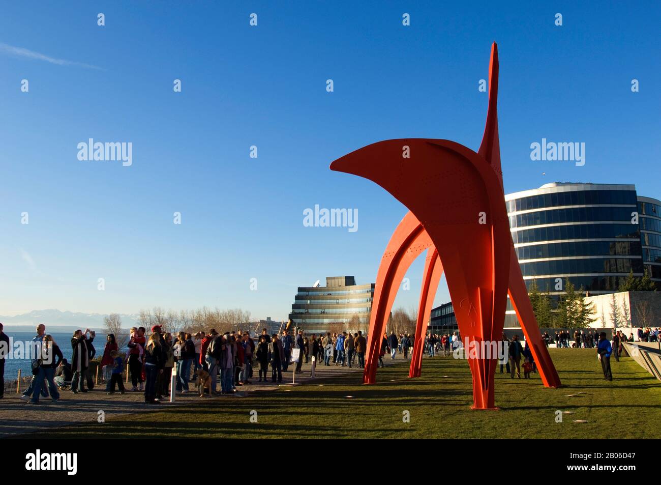 USA, WASHINGTON STATE, SEATTLE, OLYMPIC SCULPTURE PARK, VIEW OF EAGLE ...