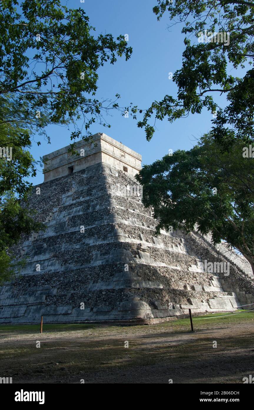 MEXICO, YUCATAN PENINSULA, CHICHEN ITZA ARCHAEOLOGICAL SITE, EL ...