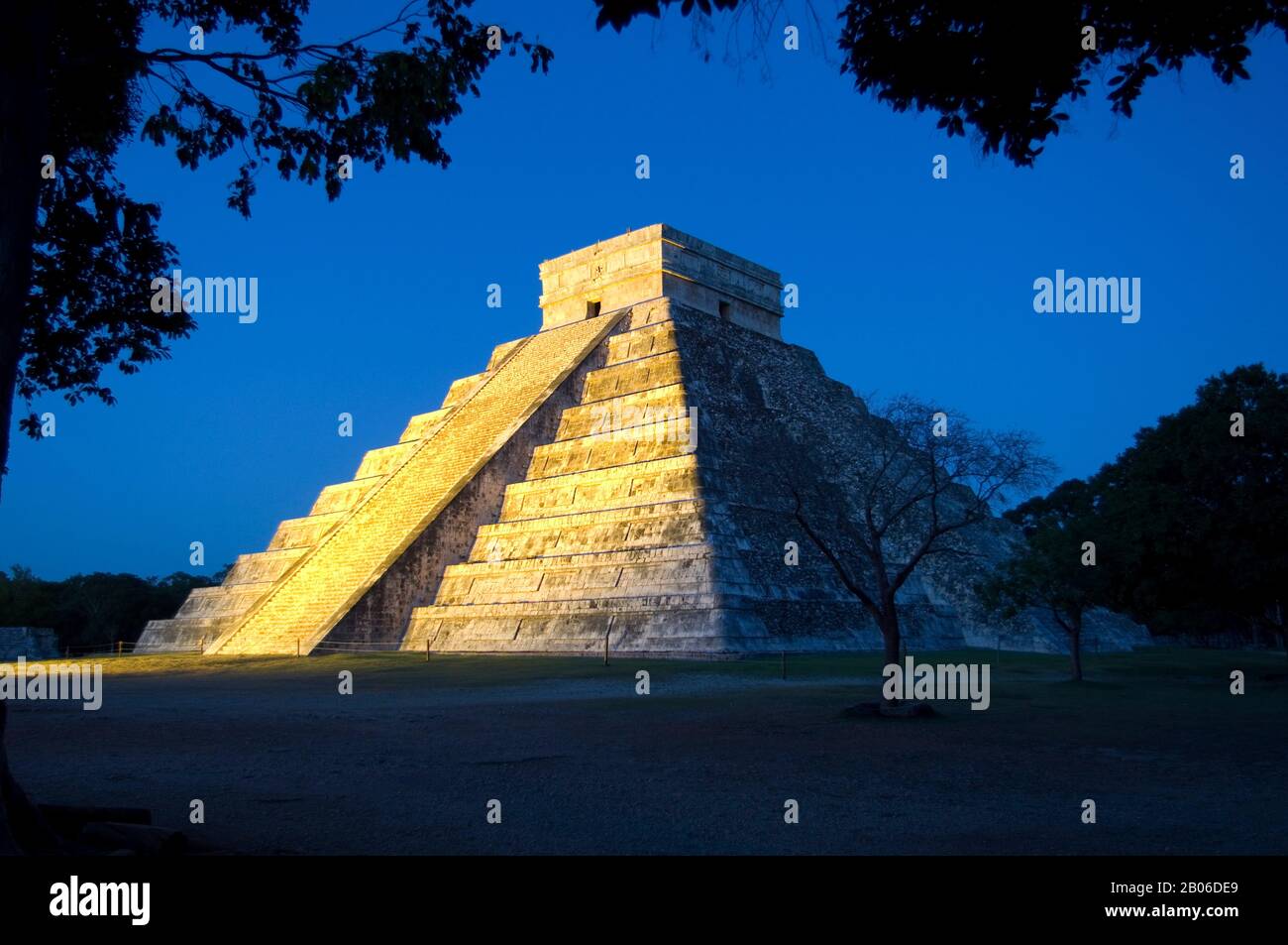 MEXICO, YUCATAN PENINSULA, CHICHEN ITZA ARCHAEOLOGICAL SITE, EL ...