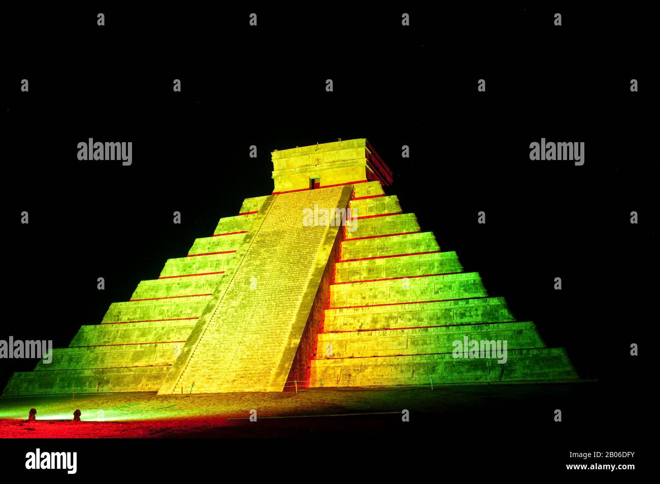 MEXICO, YUCATAN PENINSULA, CHICHEN ITZA ARCHAEOLOGICAL SITE, EL ...