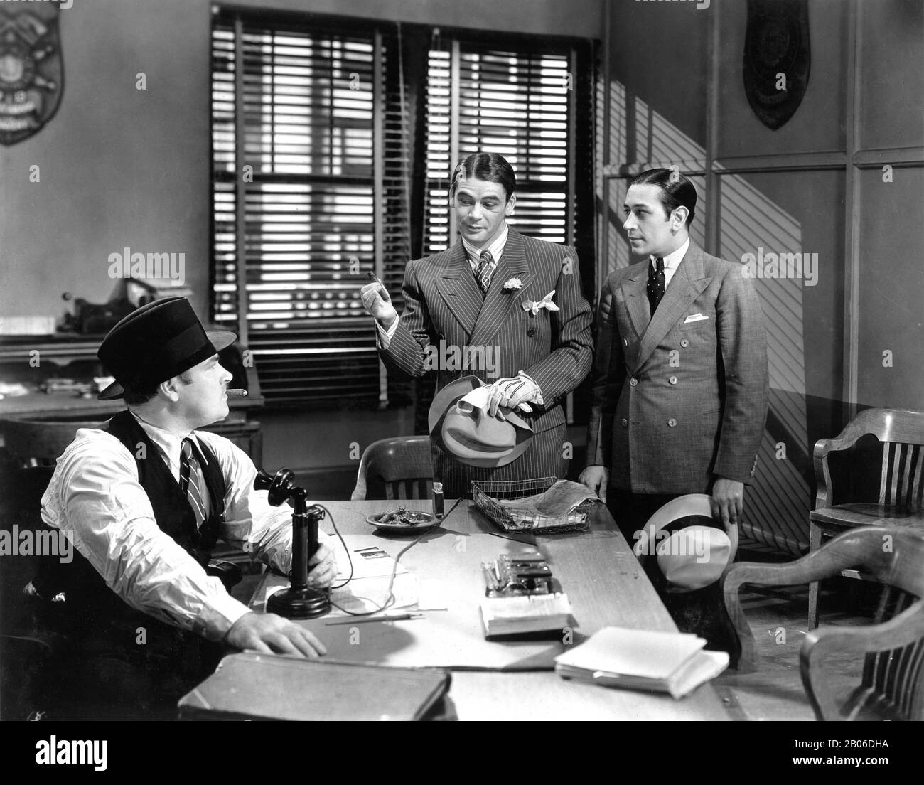 Scarface 1932 george raft hi-res stock photography and images - Alamy