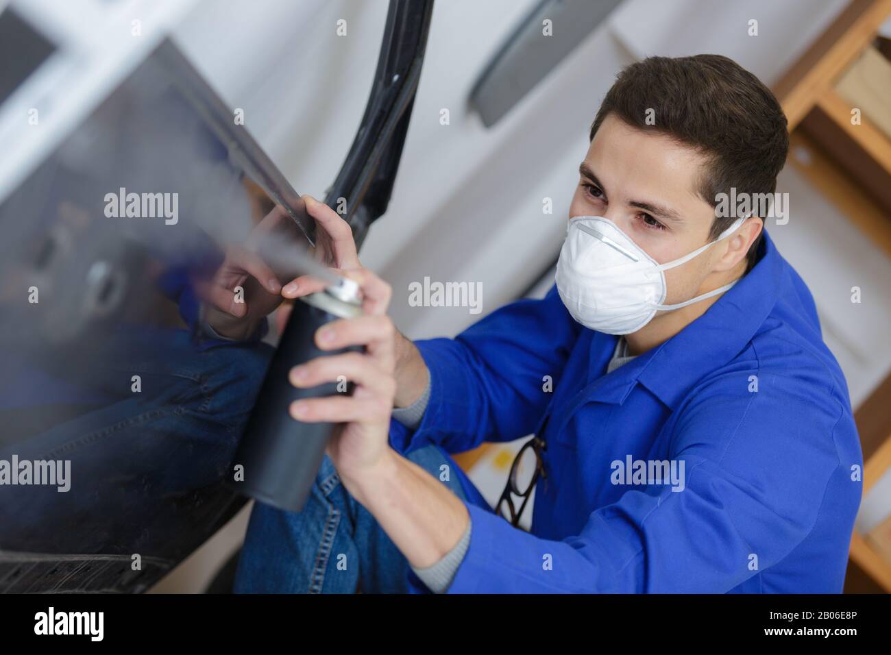 Spraying booth hi-res stock photography and images - Alamy