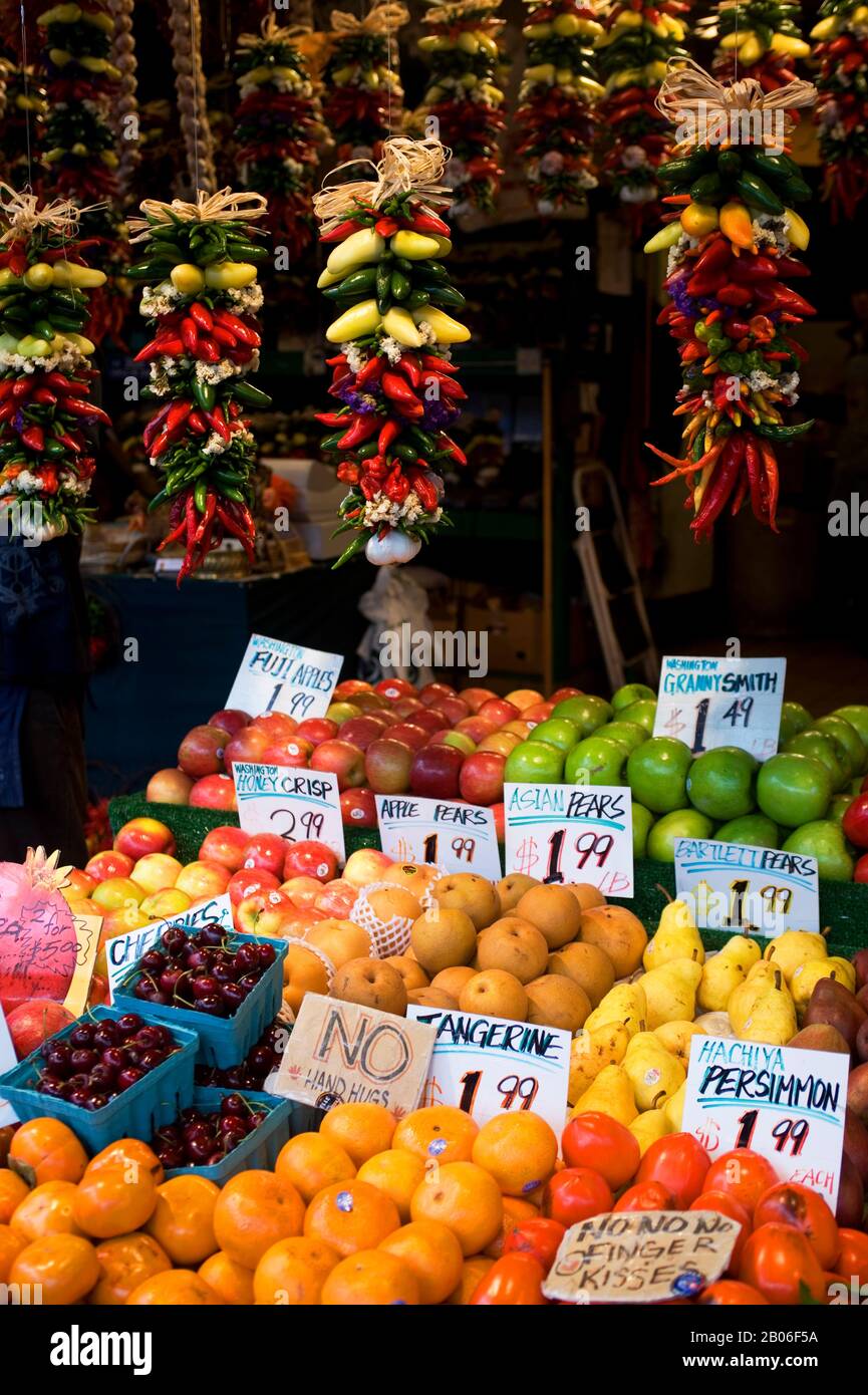 Persimmon chili peppers hi-res stock photography and images - Alamy