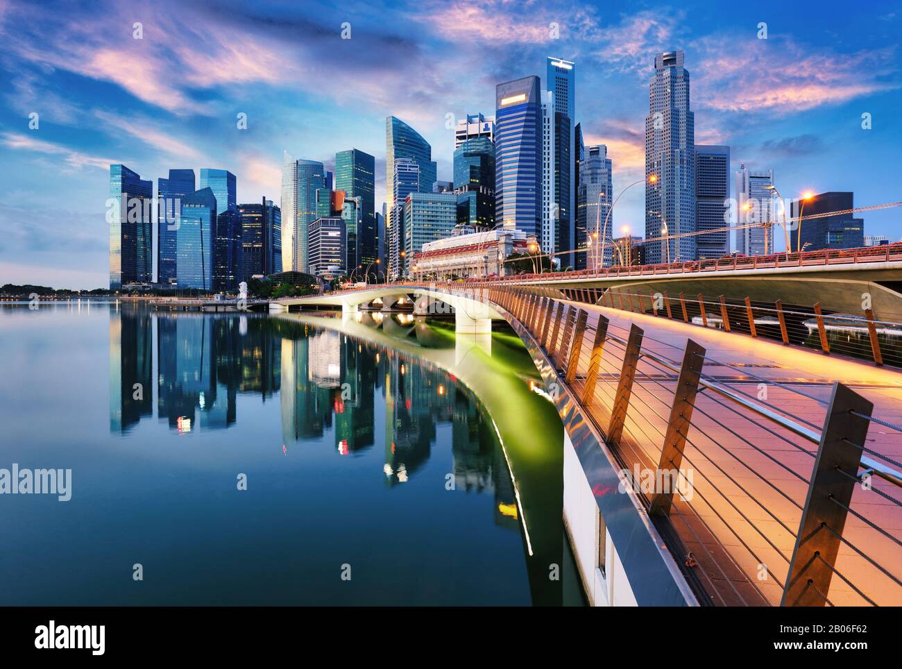 Singapore skyscraper commercial buildings hi-res stock photography and ...