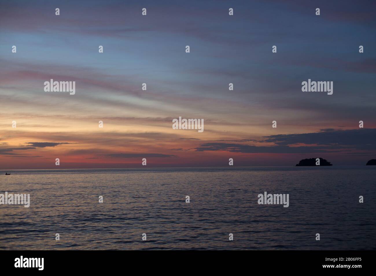 Sea pink sunset. Beautiful color clouds Stock Photo - Alamy