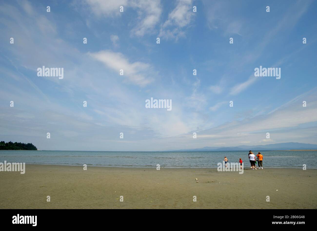 Vancouver island parksville beach hi-res stock photography and images ...