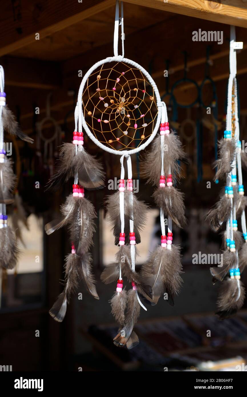 North american indian crafts hi-res stock photography and images - Alamy