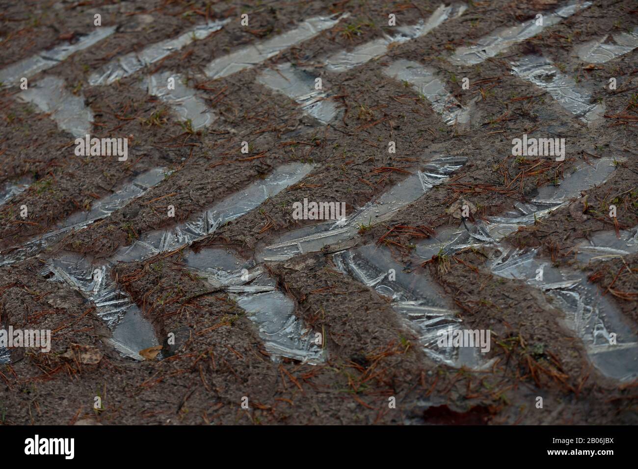 Frozen soil hi-res stock photography and images - Alamy