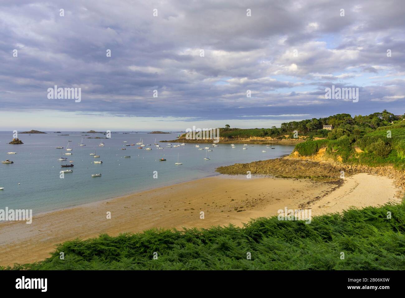 Carantec beach hi-res stock photography and images - Alamy