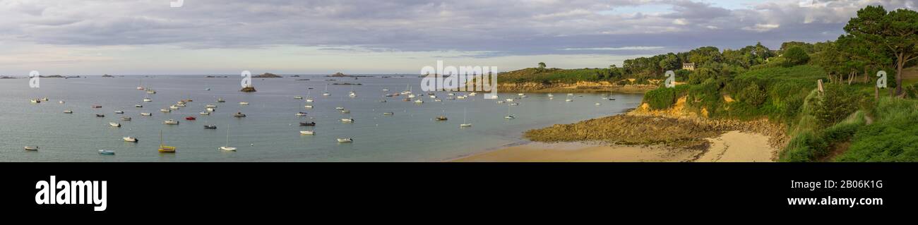Beach and boats in the bay at, Carantec, Departement Finistere, France ...