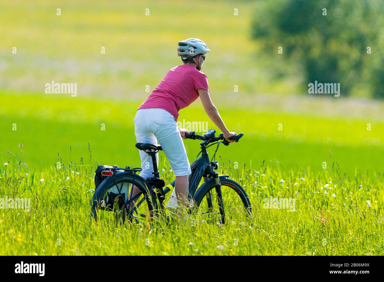 Spring cyclist hi-res stock photography and images - Alamy