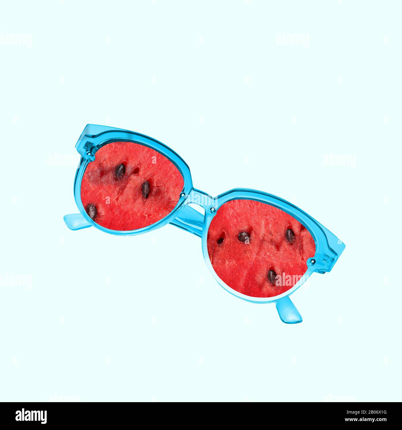 Look eyewear hi-res stock photography and images - Alamy
