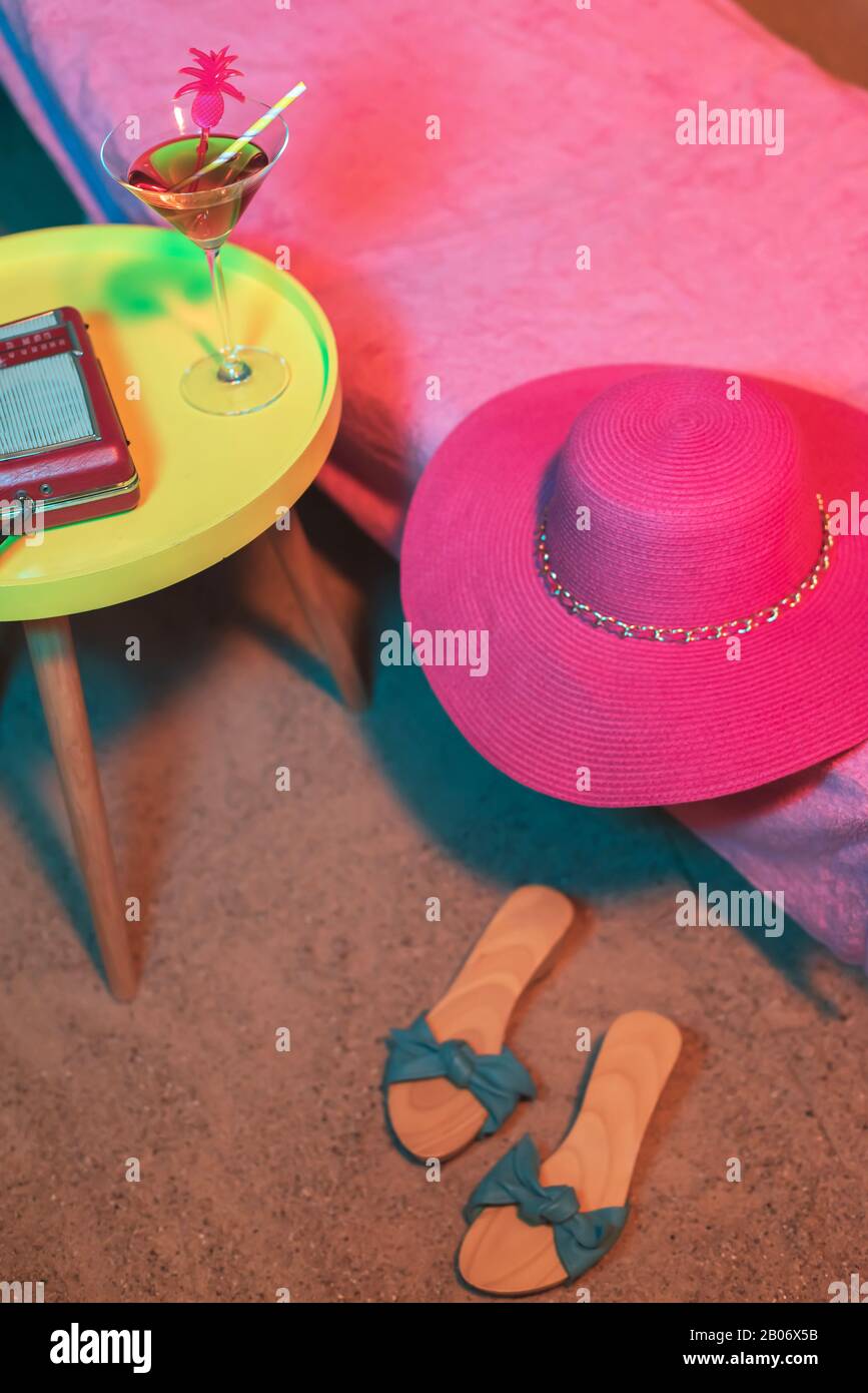 1950s beach scene sun hi-res stock photography and images - Alamy