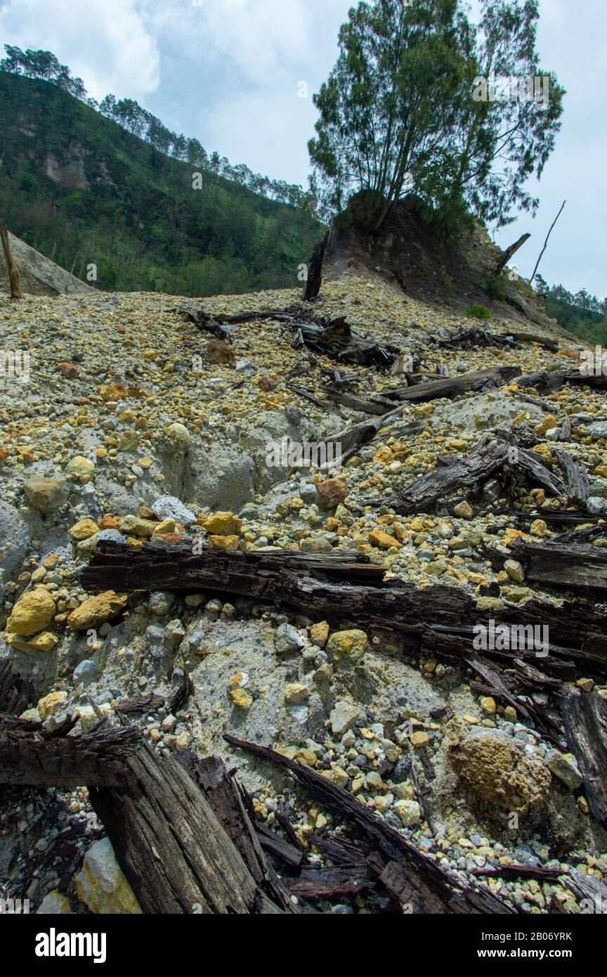 Colourful Sulphureous Rocks around the Crater lakes Wawo muda volcano ...