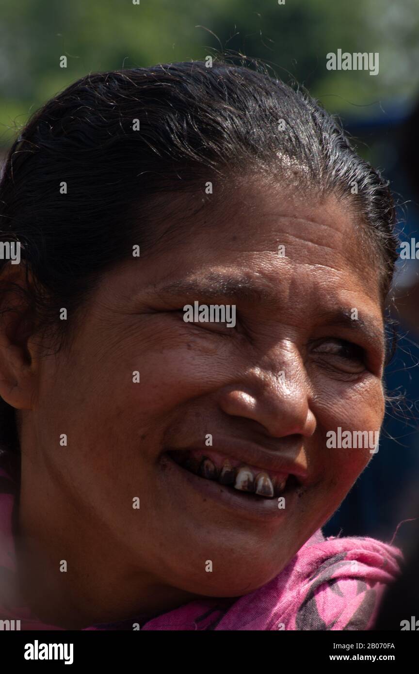 Smiling indonesian woman hi-res stock photography and images - Alamy