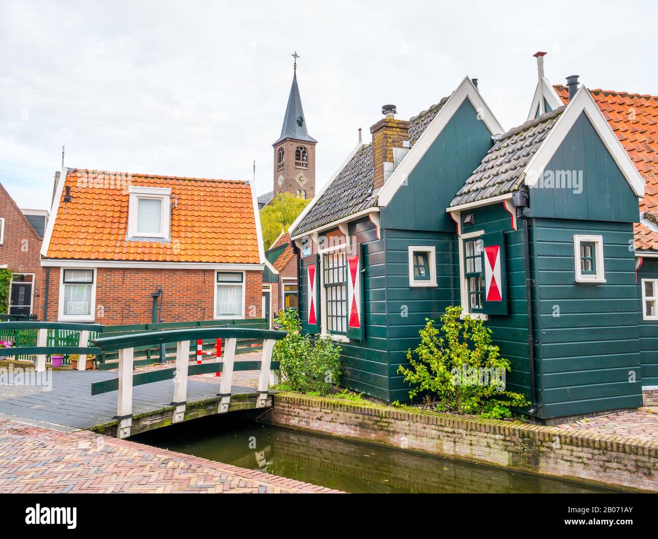 Bridge over canal to Doolhof in Volendam, Noord-Holland, Netherlands ...