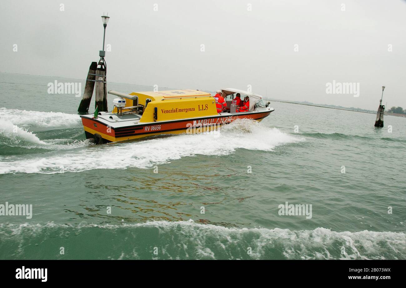 Ambulance speedboat hi-res stock photography and images - Alamy