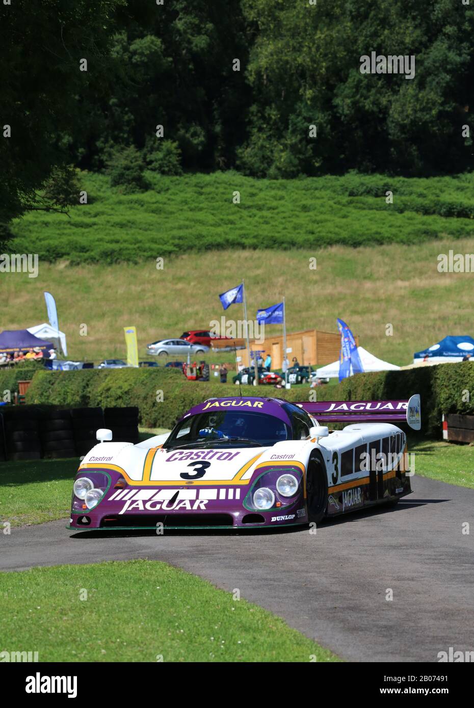 Jaguar xjr 9 hi-res stock photography and images - Alamy