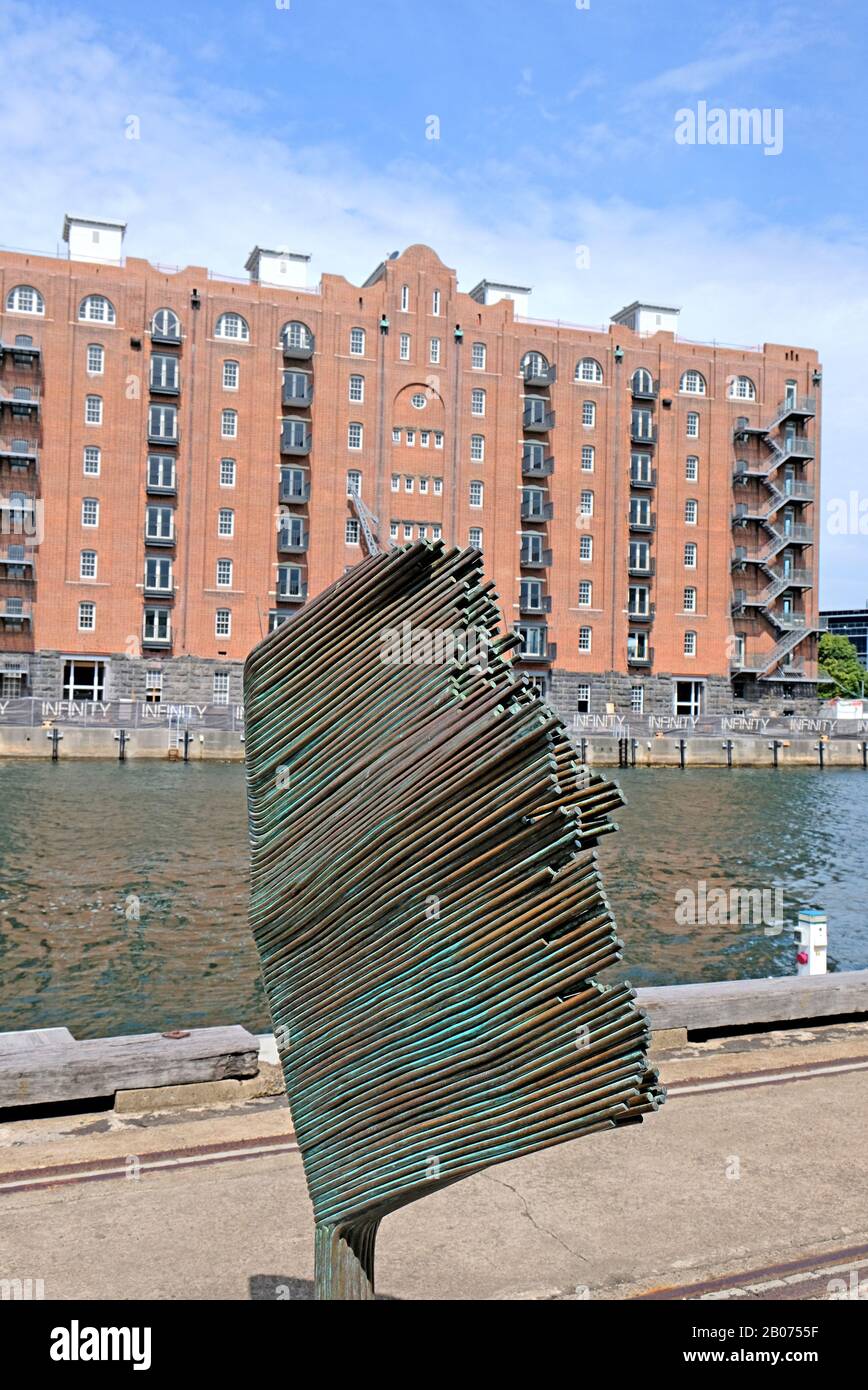 Darling harbour walk hi-res stock photography and images - Alamy