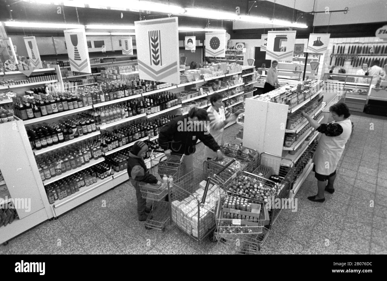 Spirituous liquor Black and White Stock Photos & Images - Alamy