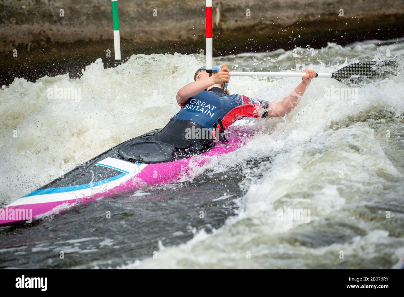 Ducking under hi-res stock photography and images - Alamy