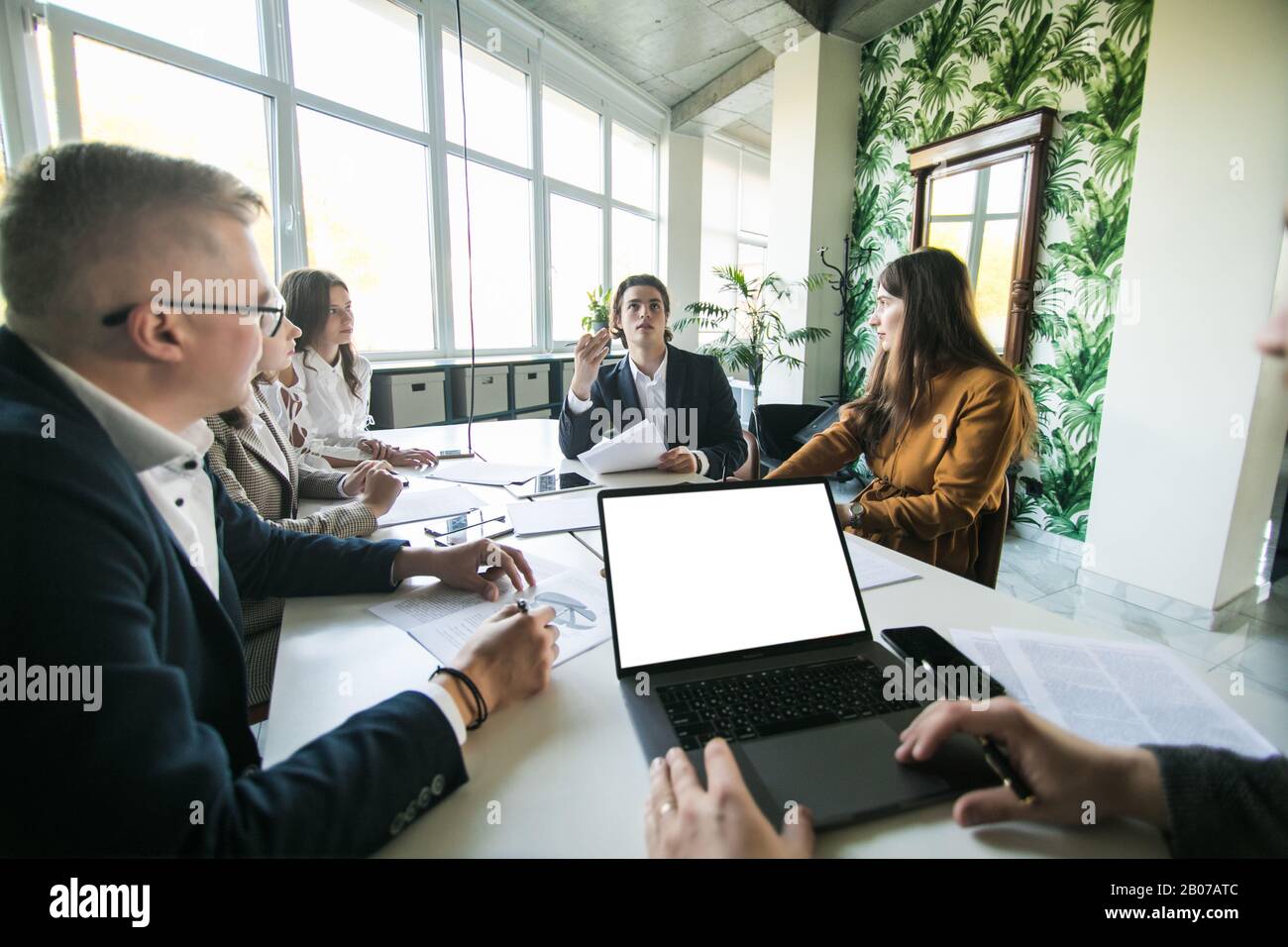 Business meeting in modern conference room Stock Photo - Alamy