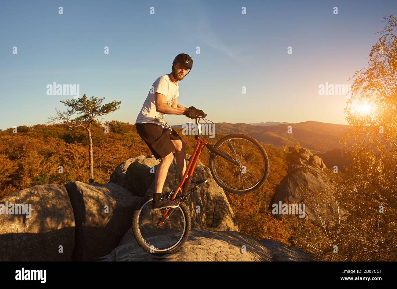 Standing on back wheel hi-res stock photography and images - Alamy