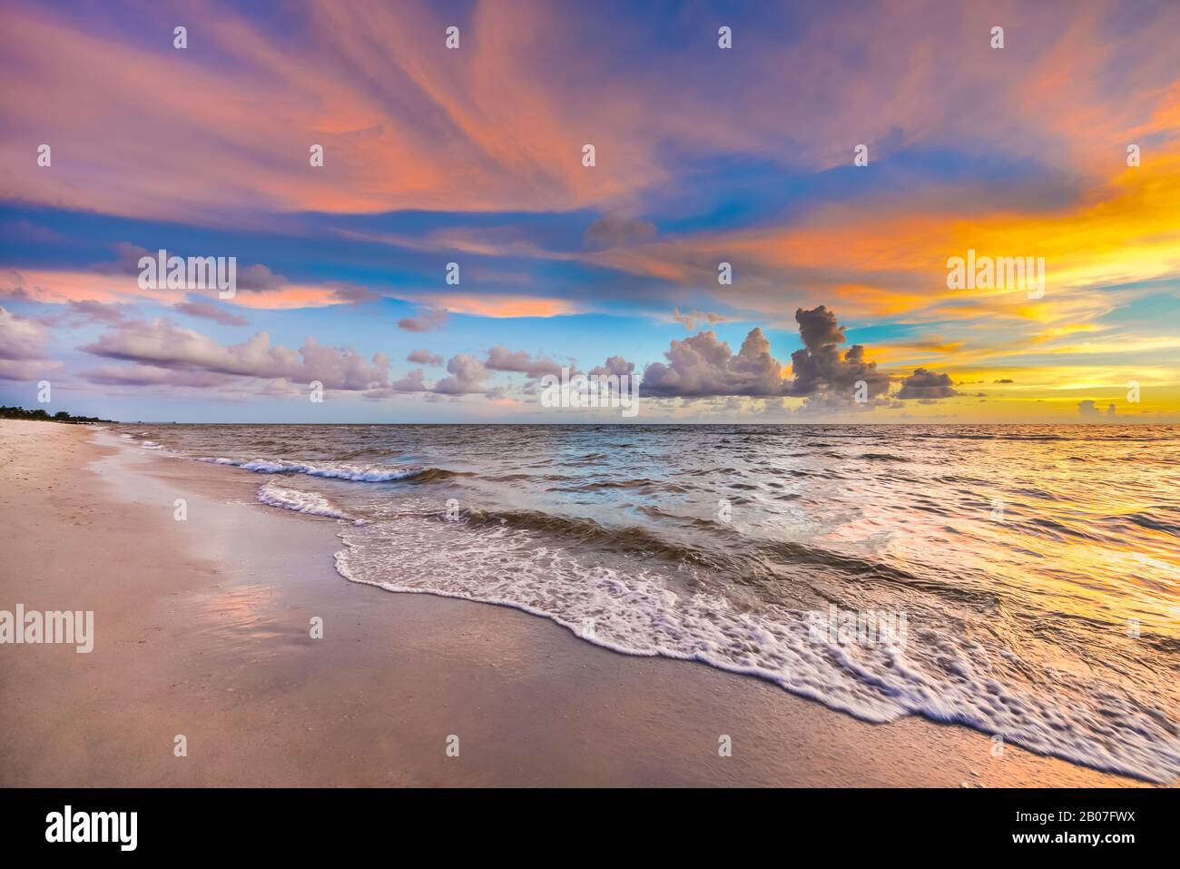 Empty naples beach hi-res stock photography and images - Alamy