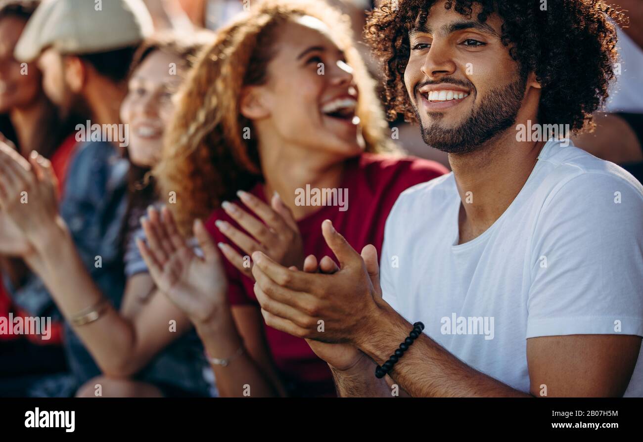 Soccer crowd cheering hi-res stock photography and images - Alamy