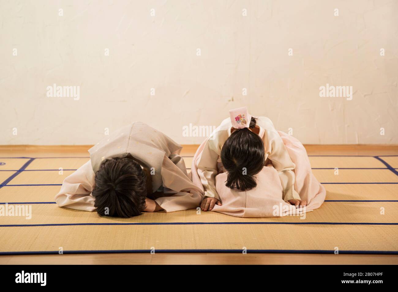 Family chuseok korea traditional holiday hi-res stock photography and ...