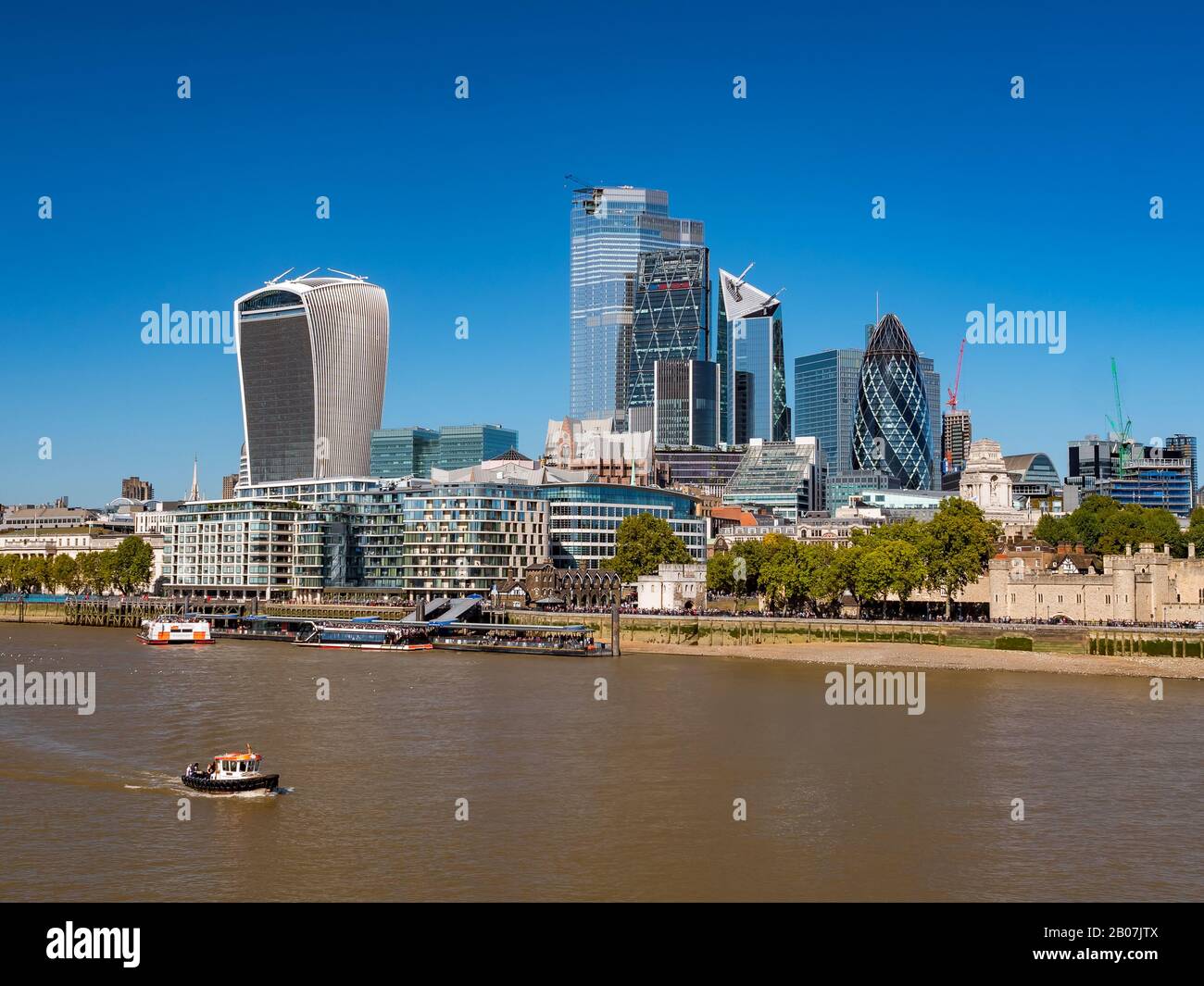 Financial district london aerial hi-res stock photography and images ...