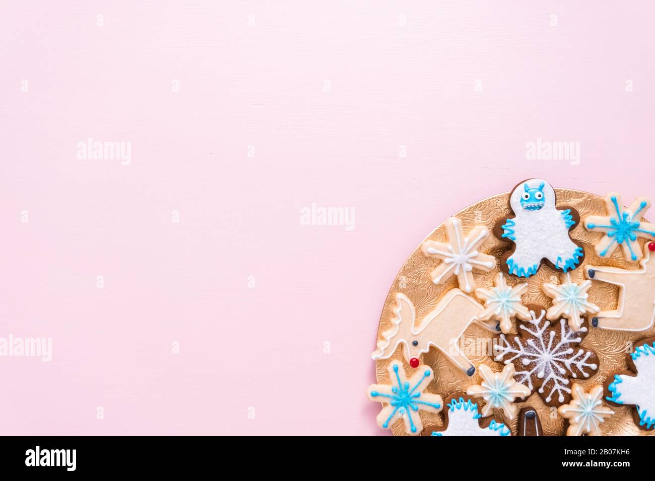 Christmas cookies decorated with royal icing Stock Photo - Alamy
