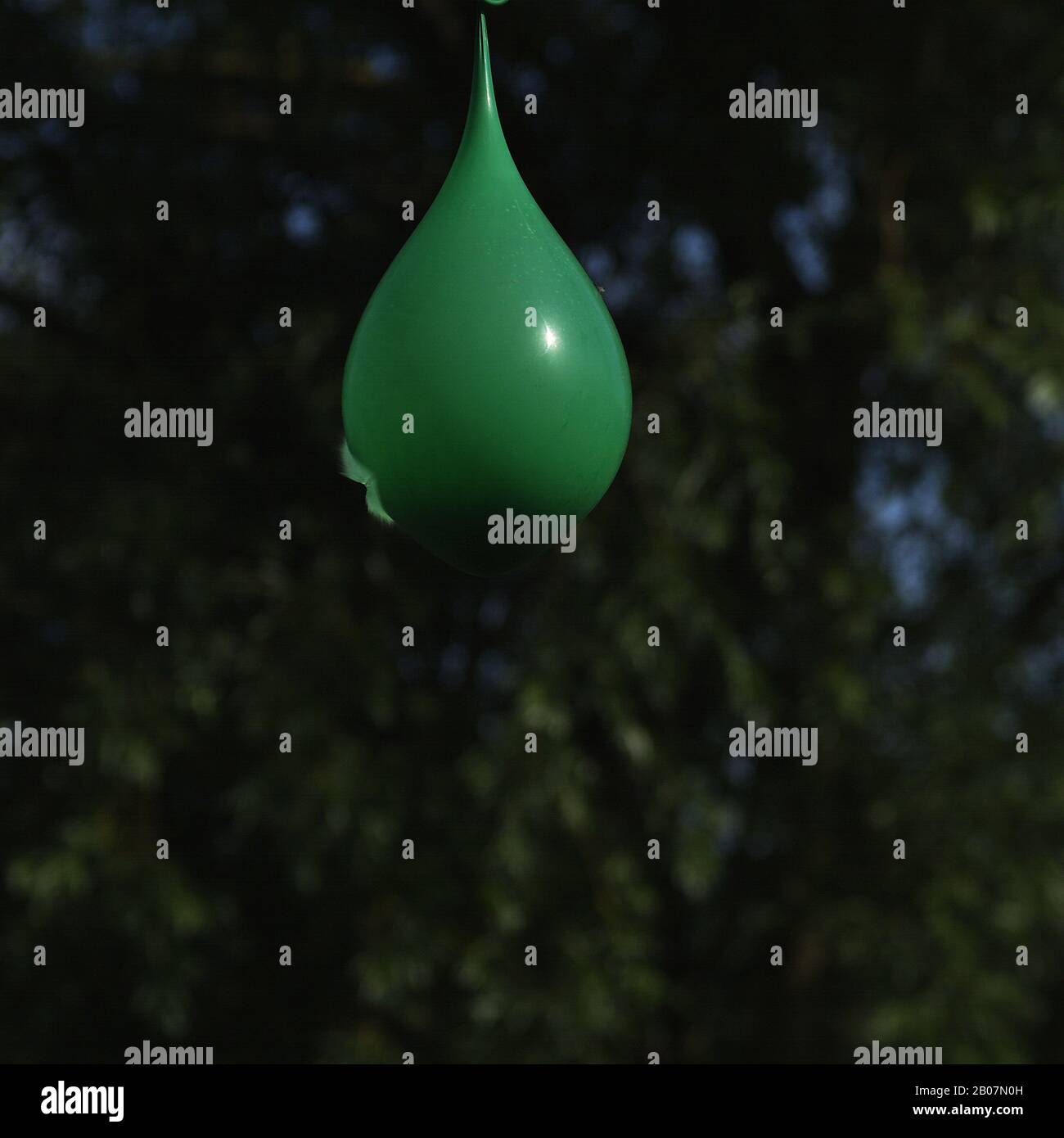 Breaking water balloon hi-res stock photography and images - Alamy