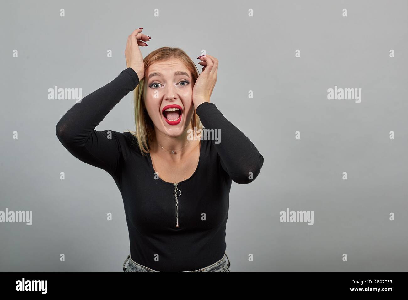 Concept screaming face to face profile hi-res stock photography and ...