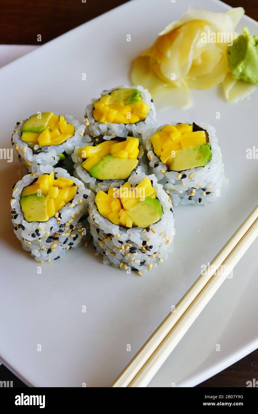 Mango sushi hi-res stock photography and images - Alamy