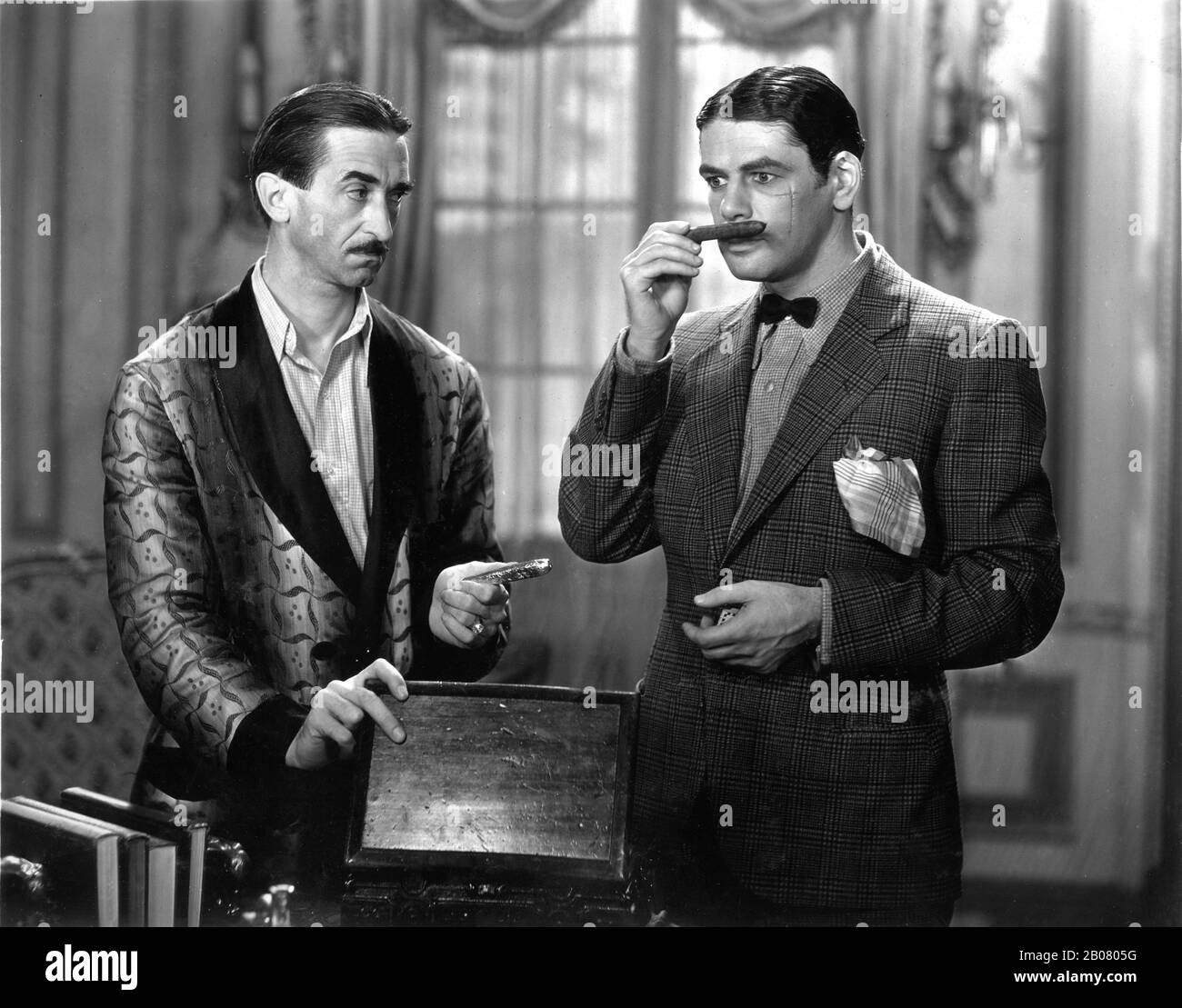 Osgood perkins Black and White Stock Photos & Images - Alamy