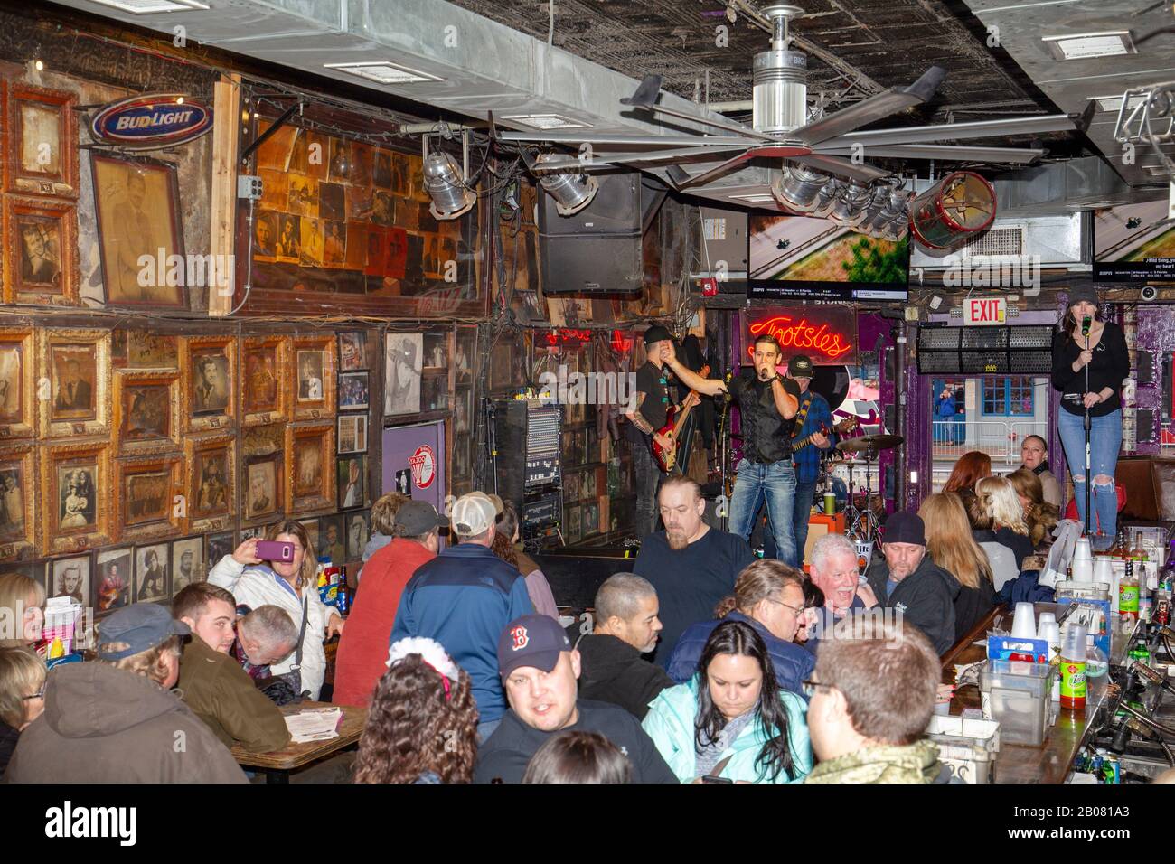 Tootsie's orchid lounge hi-res stock photography and images - Alamy
