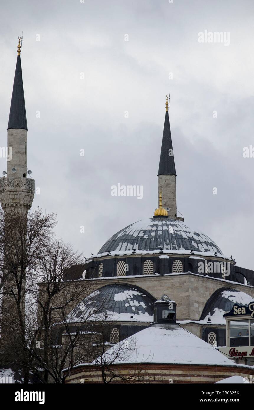 Snowy Mosque in Uskudar Stock Photo - Alamy