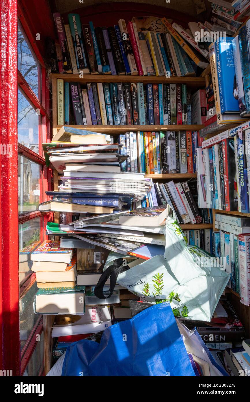 Telephone and books hi-res stock photography and images - Alamy