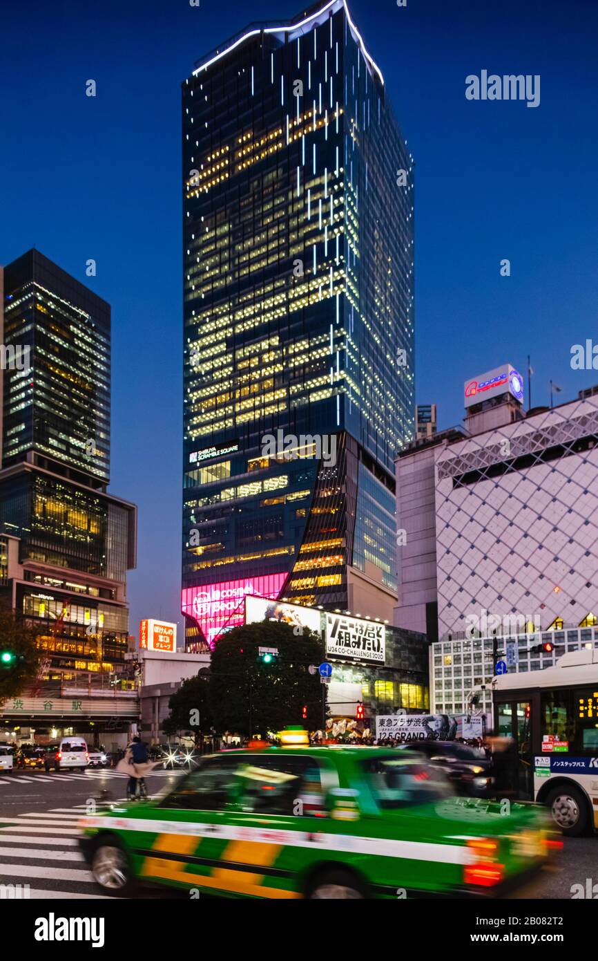 Shibuya scramble square skyscraper hi-res stock photography and images ...