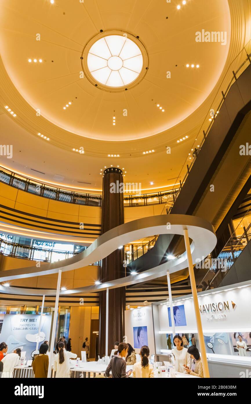 Japan, Honshu, Tokyo, Yurakucho, Hibiya, Tokyo Midtown Hibiya Building ...