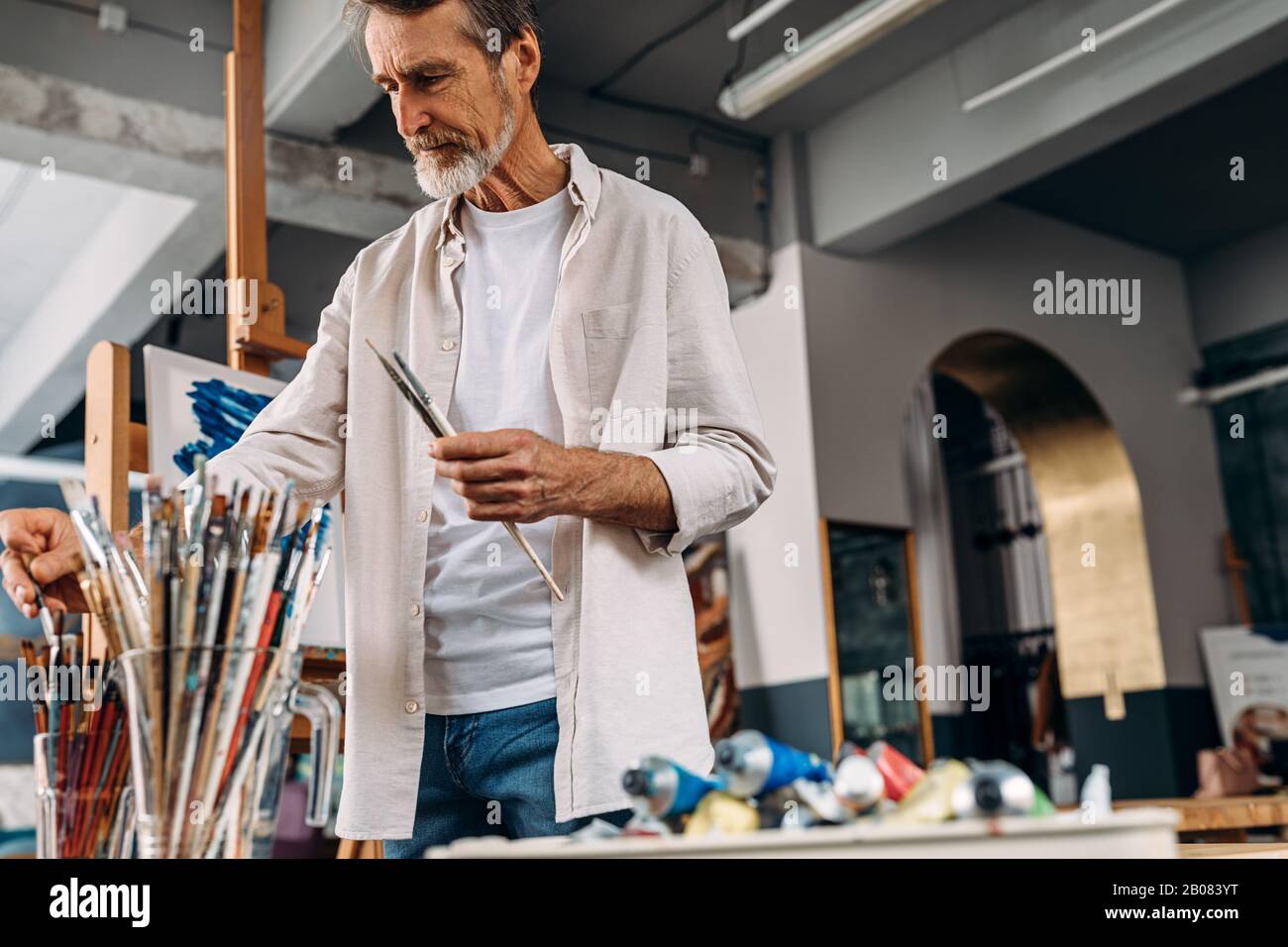 Senior person drawing hi-res stock photography and images - Alamy